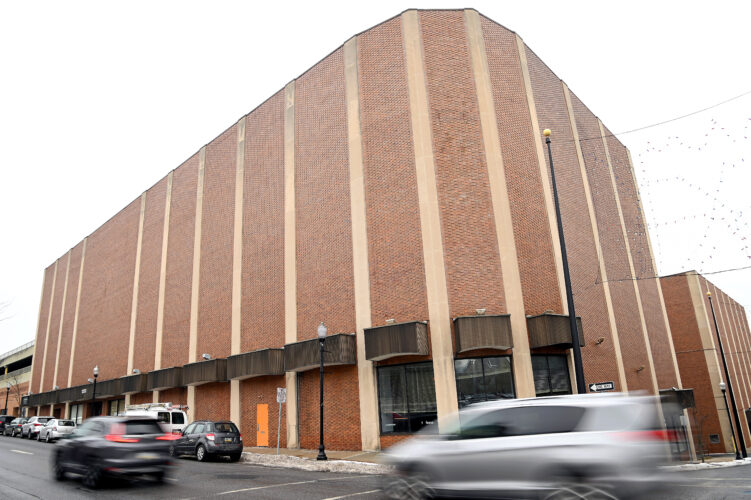 City condemns Gables building | News, Sports, Jobs - Altoona Mirror
